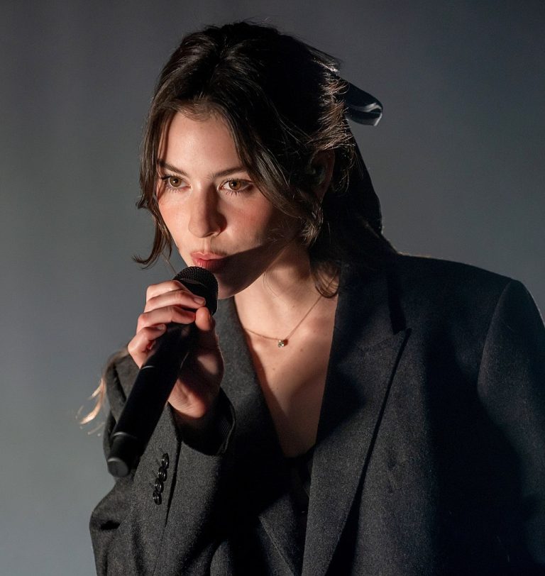 Gracie Abrams naar Ziggo Dome - .: Maxazine